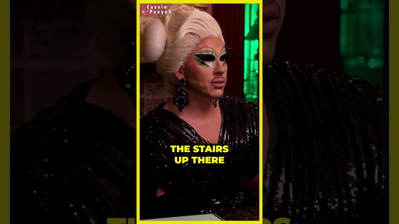 😱 Kelly Saw The Ghost in Trixie's House As She Walked In #shorts #trixieandkatya #unhhhh #drag