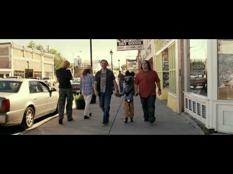 PAUL - Theatrical Trailer (US version)