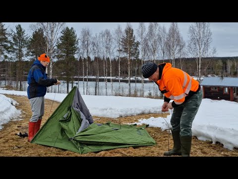 "Sensuroimaton" telttasaunan pystytys Vapun viettoa varten