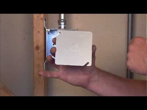 Square Box Cover: 4" Square Flat Cover with 1/2" Knockout 52C6