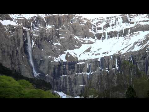 World of Waterfalls: Le Cirque du Gavarnie