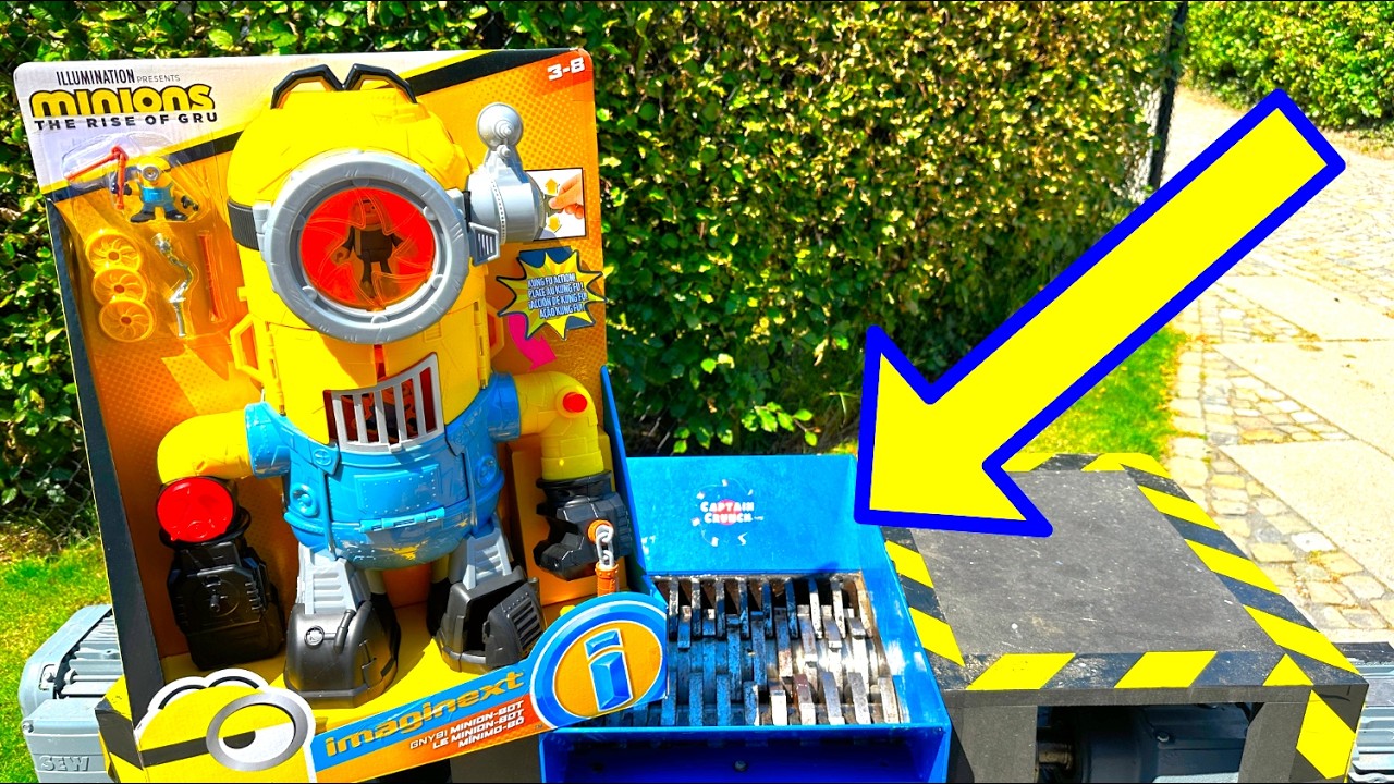 SHREDDER VS GIANT MINION ROBOT TOY