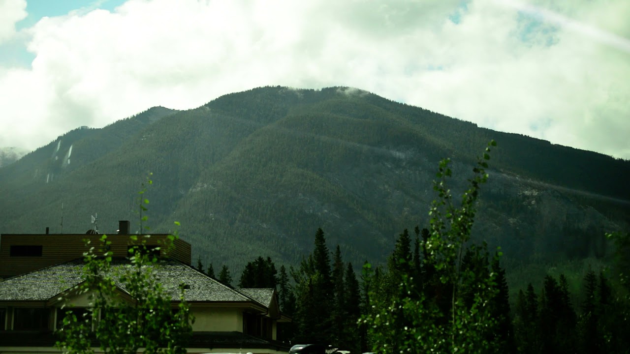 Banff NP Free Parking next to train station