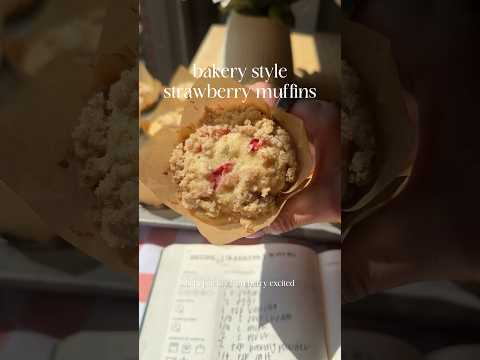 Bakery style strawberry muffins đđ° #recipe #easyrecipe #muffins