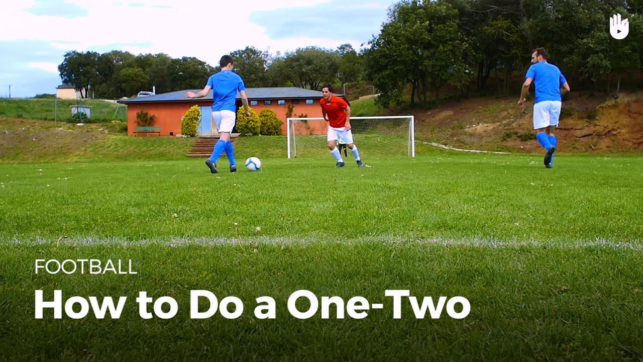 Soccer Skills: The One-Two Pass - How To Play Football | Sikana