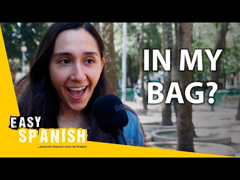 What's In Your Bag? | Easy Spanish 301