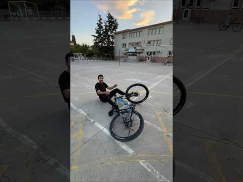 Heysen ellerini kaldır 😂 İZLEMEDEN GEÇME #keşfet #kesfet #keşfetbeniöneçıkar #bike #mtb #kaza