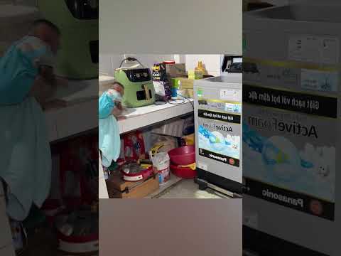 Baby monkey NANA washes her blanket #shorts #smartmonkey #monkey #Monkeybaby #animals #babymonkey