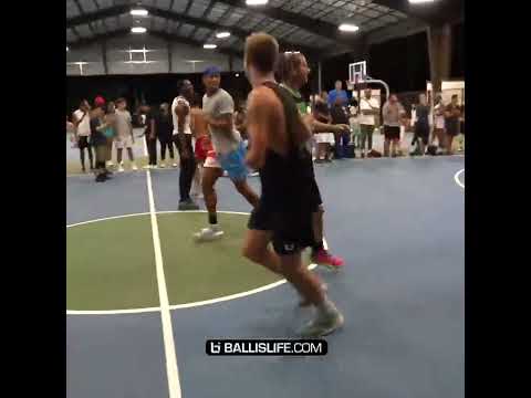 Riff Raff out there DIMING people out of the double team 😳