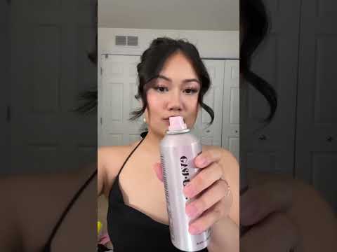 Obsessed with this glitter hairspray #glitter #glitterhairspray #festivalhairstyle #festivalhair