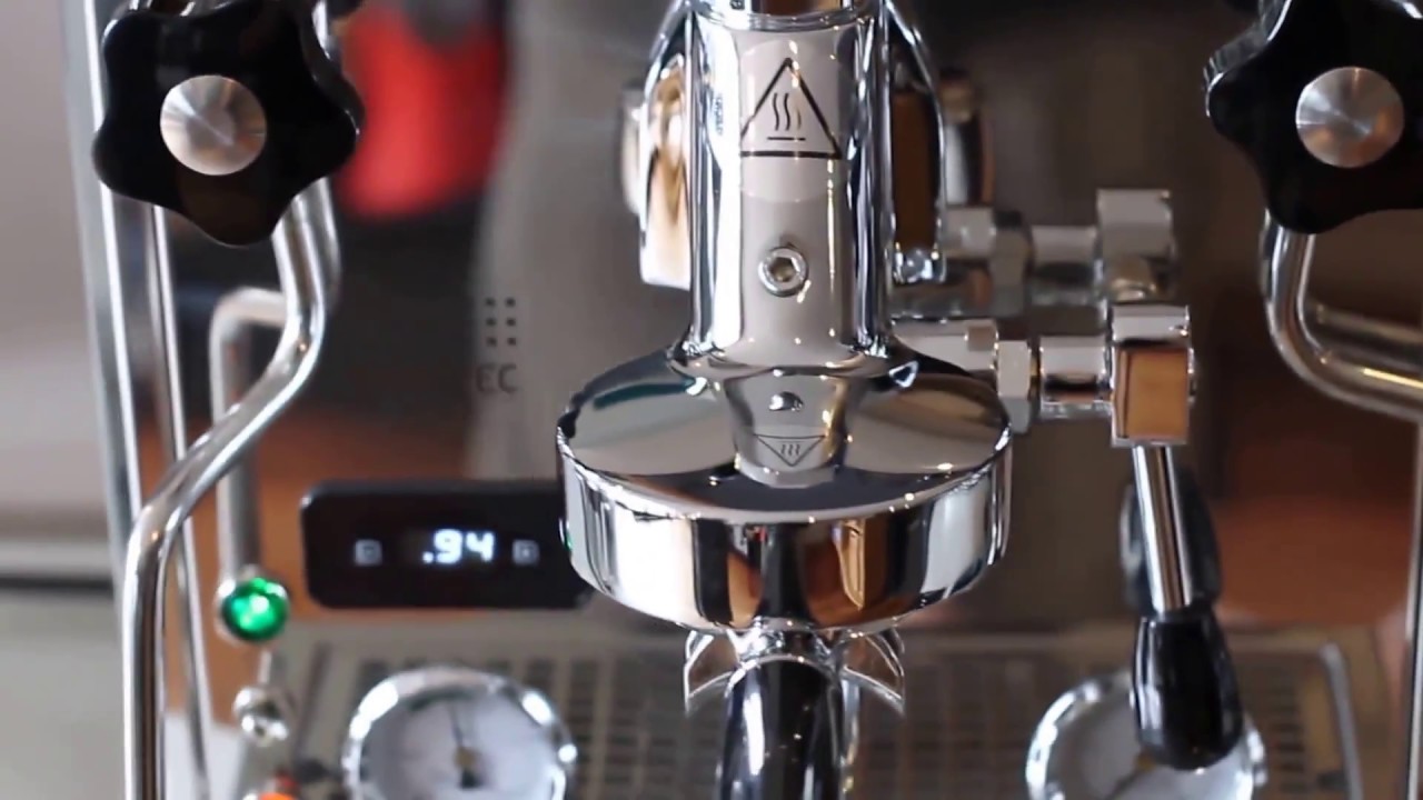 Making 2 Latte's on a Profitec Pro 700. Test drive at Complete Cafe Services