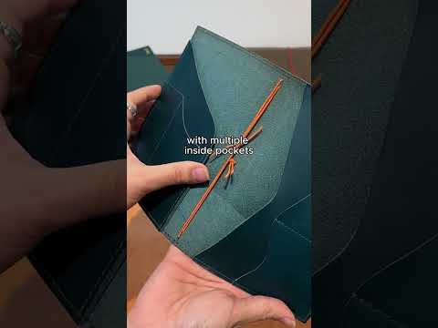 The difference between our grands voyageur and our le portfolio 🤍 #leather #journal