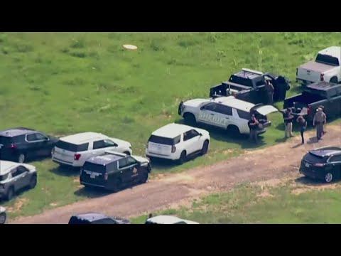 North Texas man accused of killing his neighbor, hiding in the floorboard to appear in court