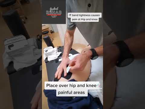 Ultimate Kinesiology Taping at IT band for hip and knee pain! 💯 #athlete #runner #pain #relief