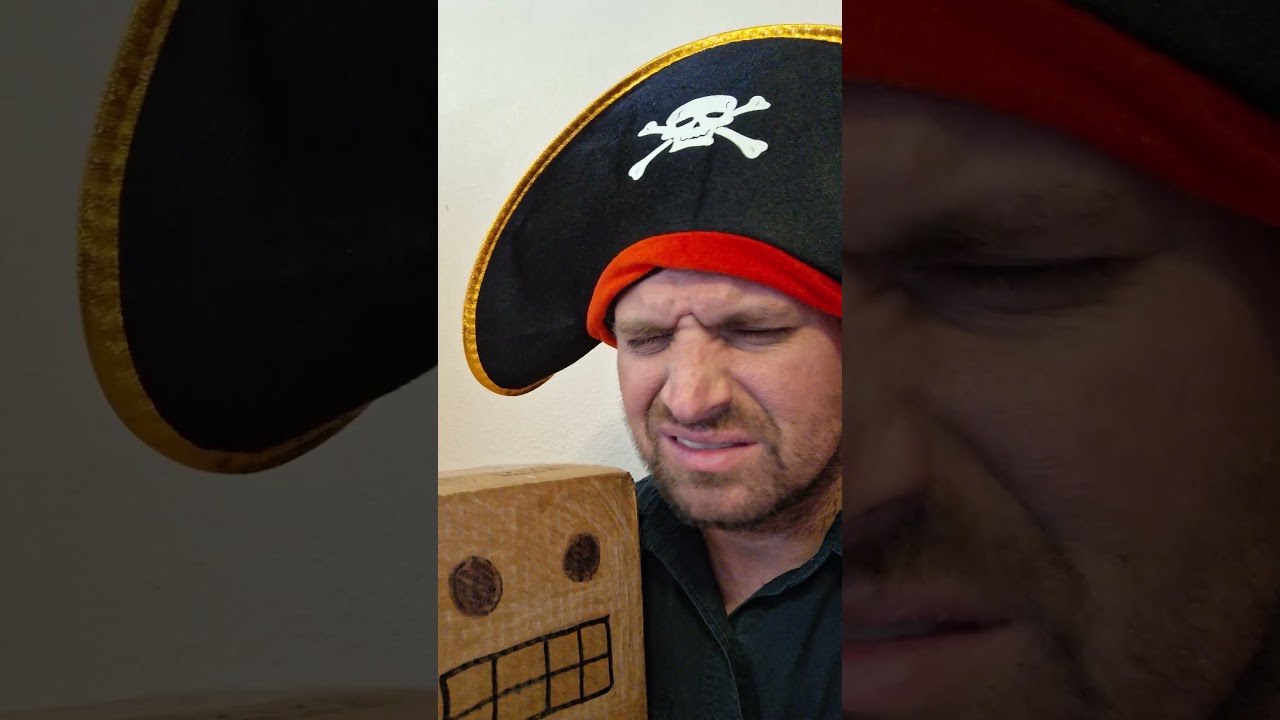 contact with ground control #heycookieteehee #robot #birdy #space #groundcontrol