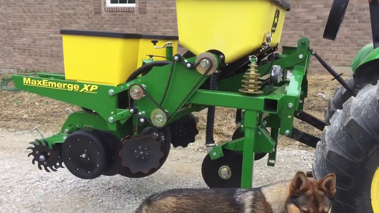 John Deere 1700 2 row precision vacuum planter