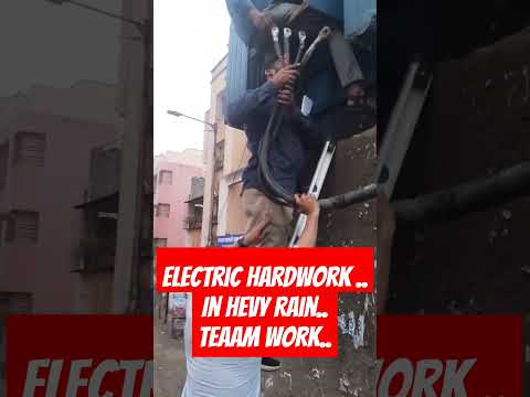 electric hardwork in heavy rain #msedcl #mseb #marathi #live | live work #frontline #foreign #japan