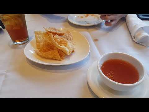 The Chinese equivalent of free "chips and salsa"