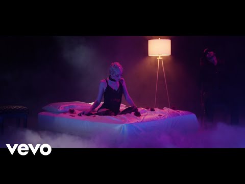 Kailee Morgue - Siren