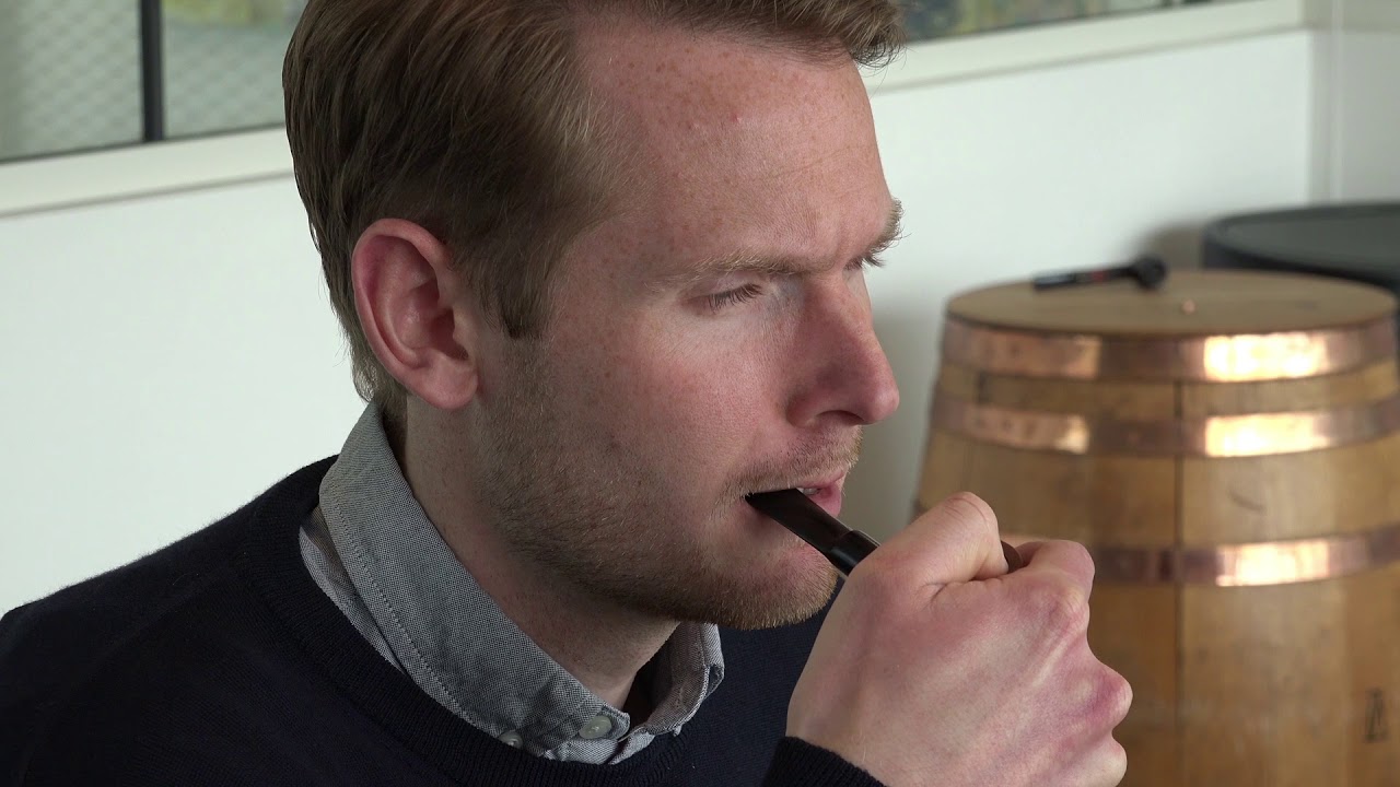 How to fill a pipe - A quick guide for new pipe smokers - English