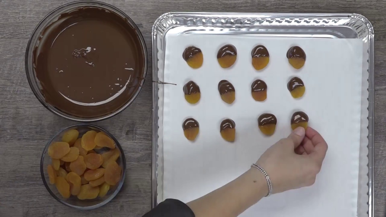 DIY: Chocolate - Dipped Apricots