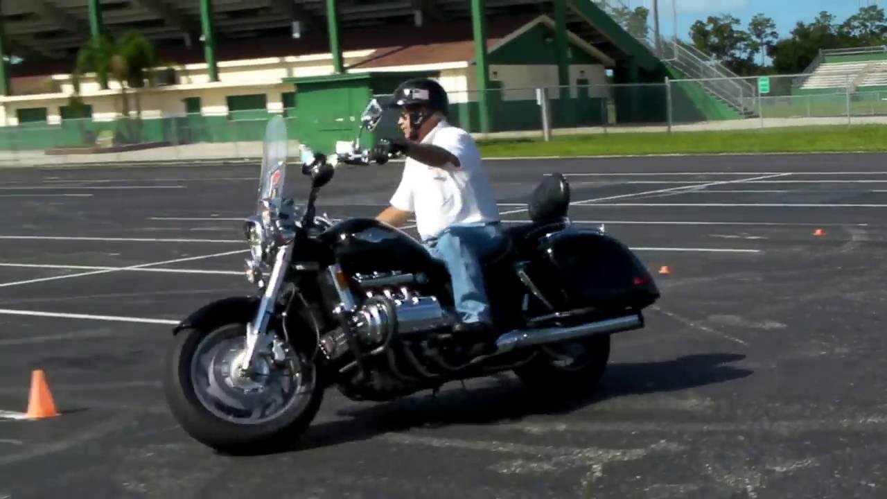 Honda Valkyrie riding like a pro