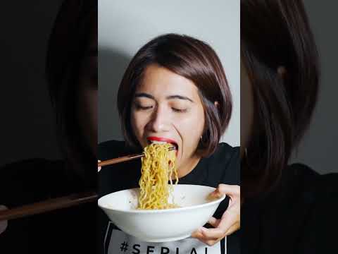 Pancit Canton 🍝 | Philippine Snack 🇵🇭 #shorts