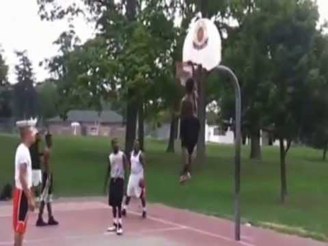 THE WORLDS SHORTEST DUNK MASTER | Things Station