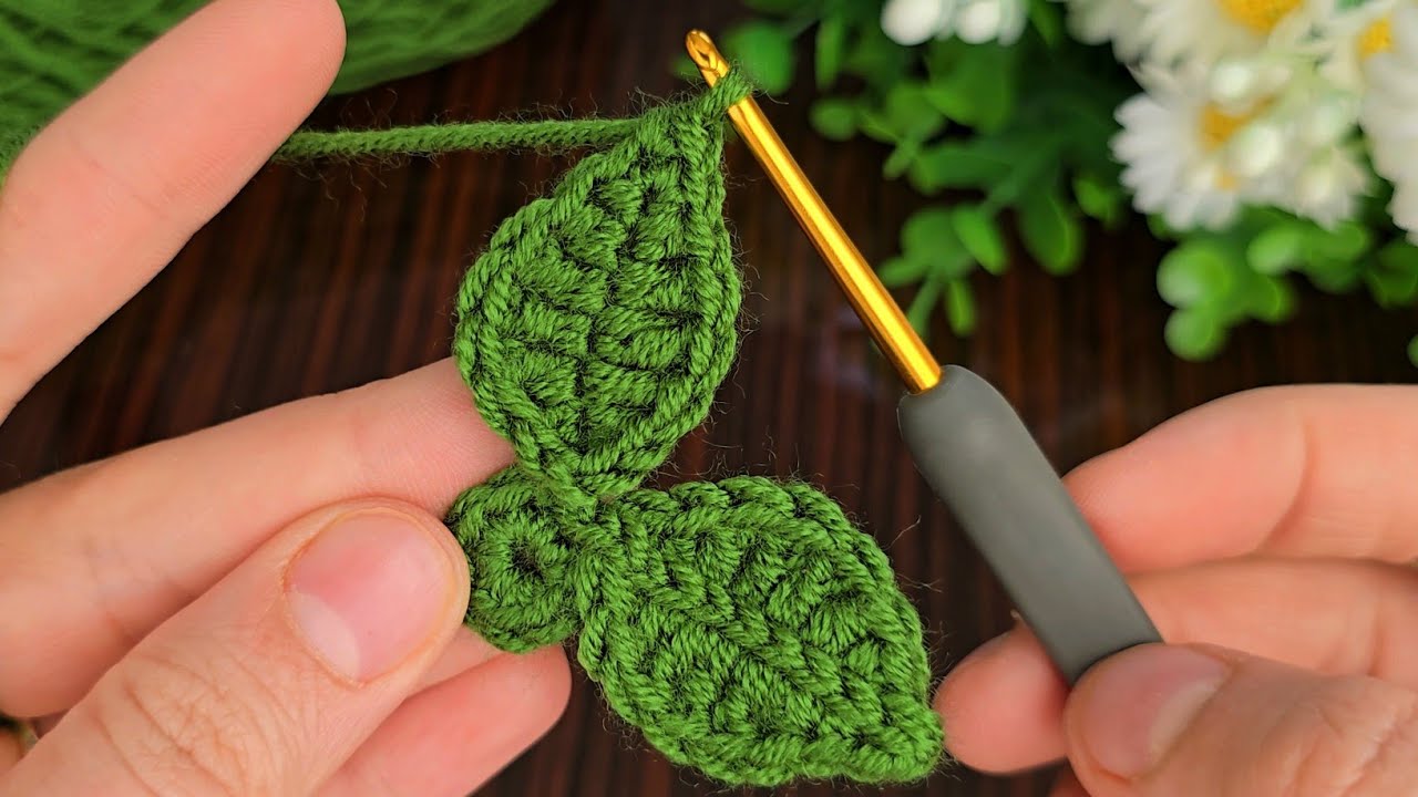 Step-by-Step Crochet: Easy Leaf Flower for Beginners