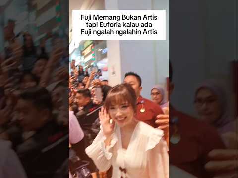 Rame banget Meet and Greet Fuji di Plaza Medan Fair #fuji