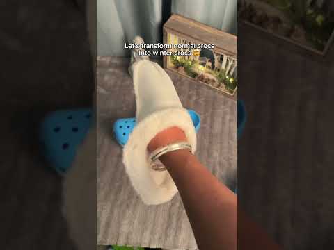 I just love these cozy croc socks βοΈ
