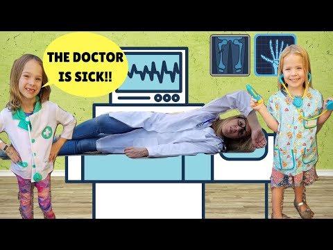 Addy and Maya Become Toy Doctors !!!