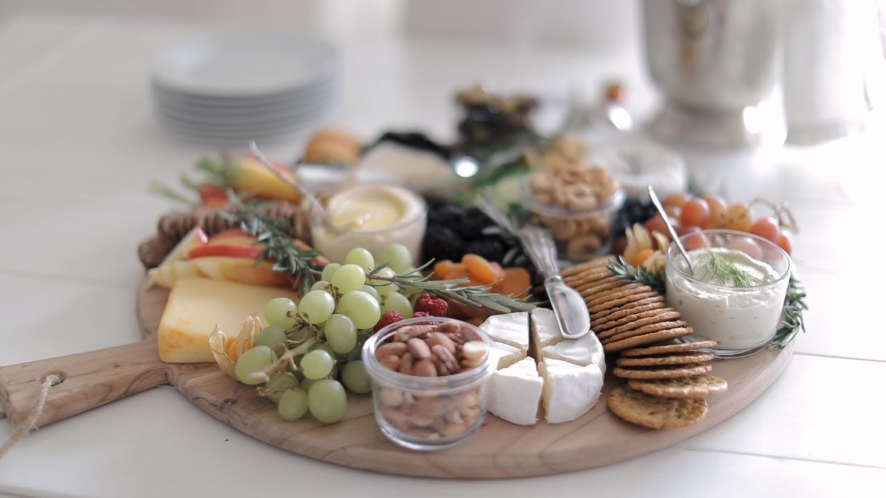 How to Make a Cheese Board
