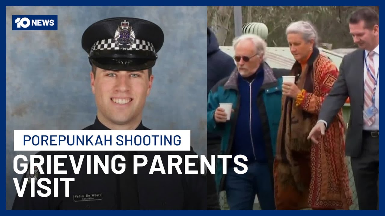 Grieving Parents Of Killed Officer Visit Porepunkah As Search For Dezi Freeman Continues | 10 News