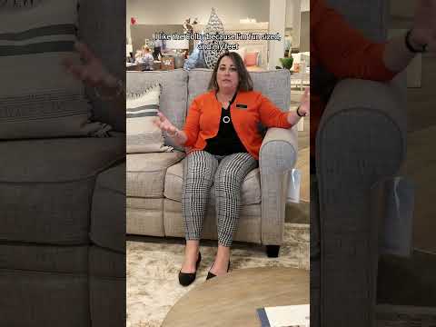 Meet Teri and her top pick: the La-Z-Boy Colby sectional! 🛋️