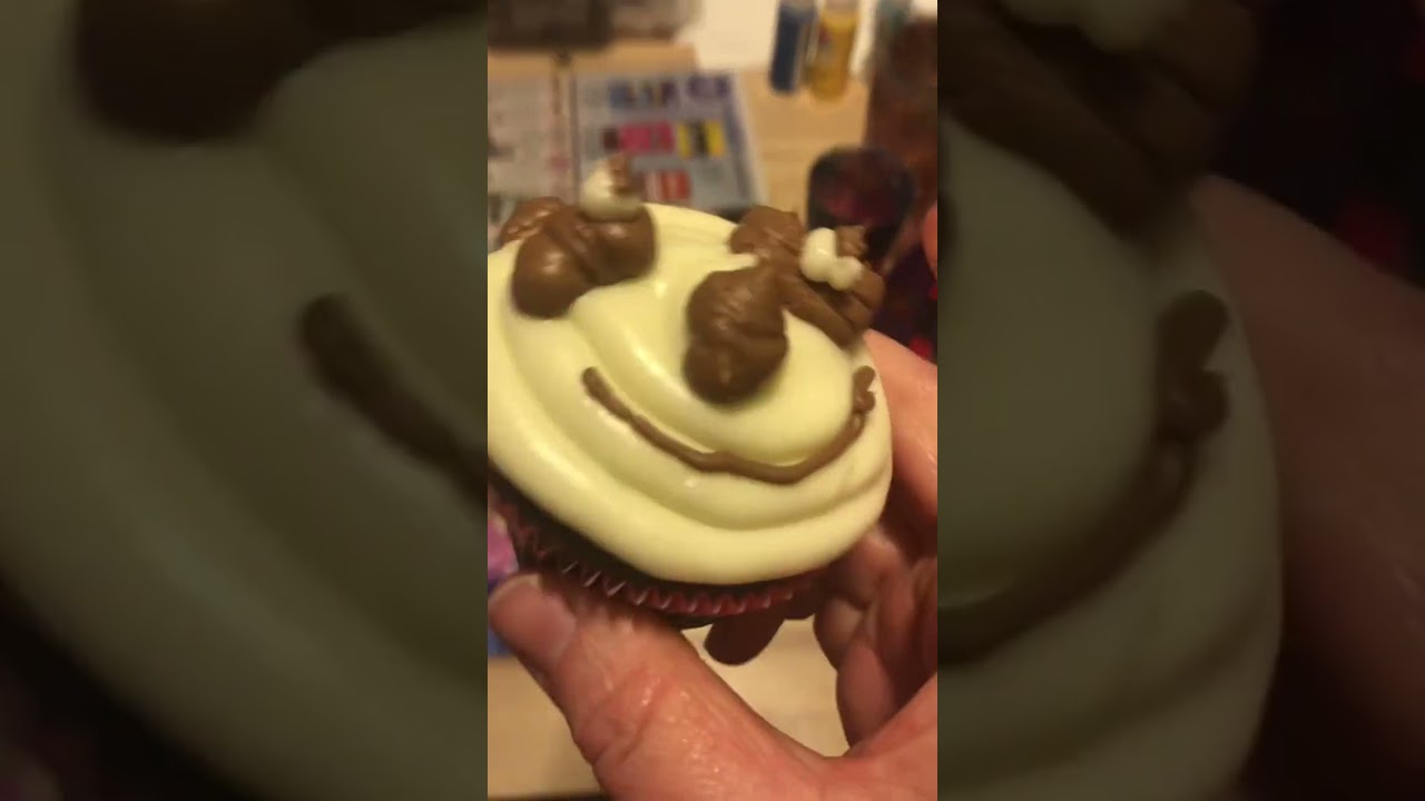 Panda bear cupcakes