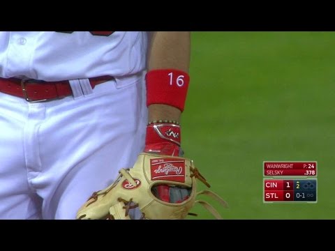 CIN@STL: Diaz wears wristband for Fernandez