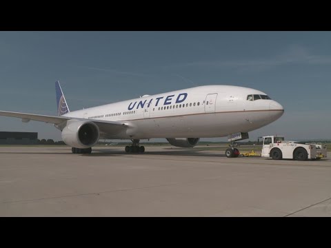 Major airlines suspend flights to Israel after Hamas attack ignites heavy fighting