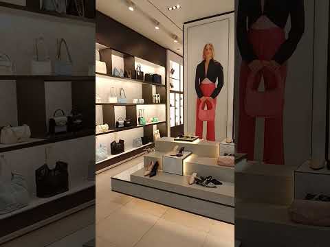 mall of qatar bag shop