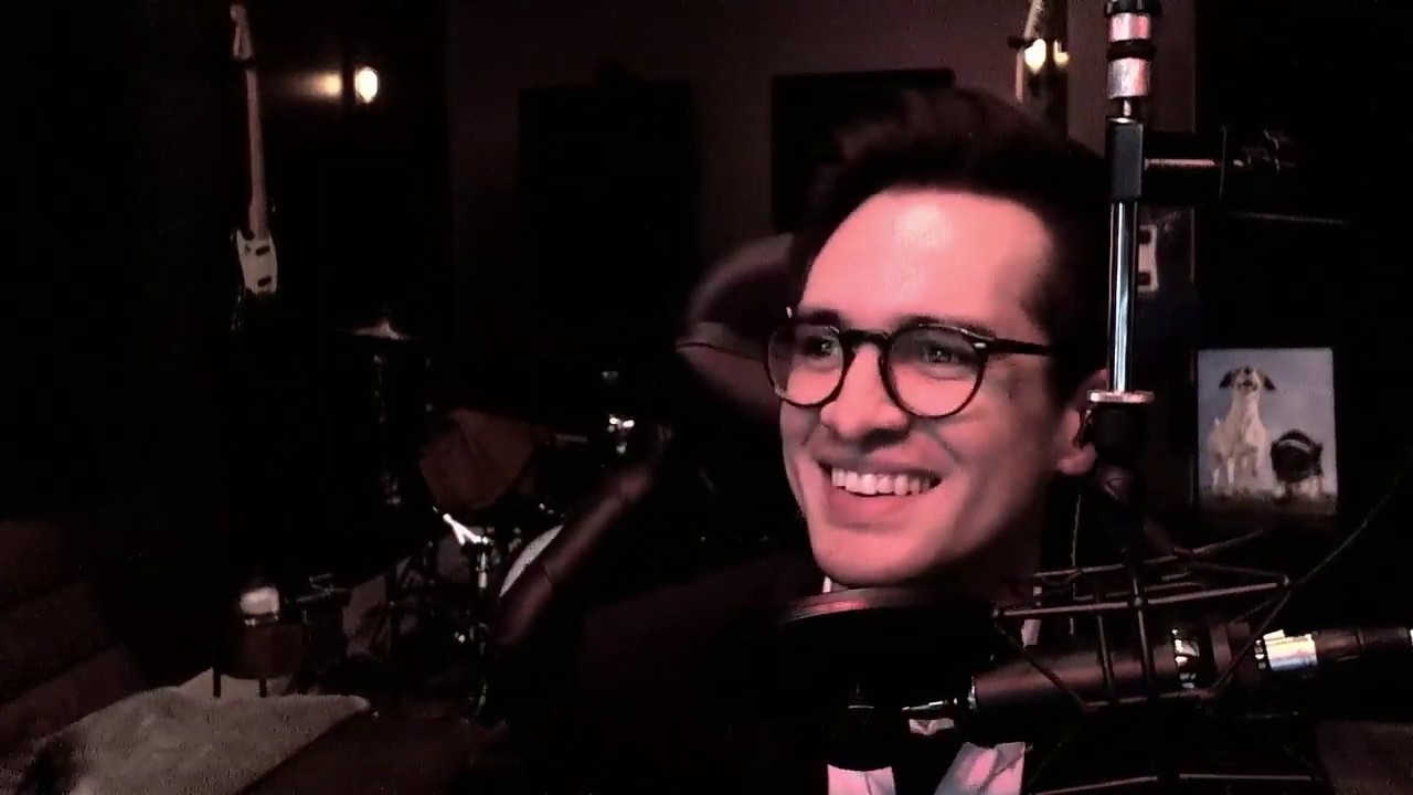 Sarah's reaction when she saw Brendon wearing a suit