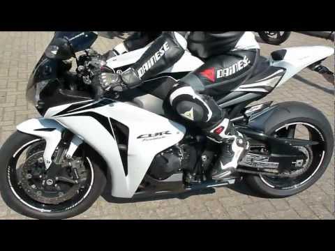 Honda CBR 1000 ''Fireblade'' Start Up & SOUND FULL VIDEO BELOW