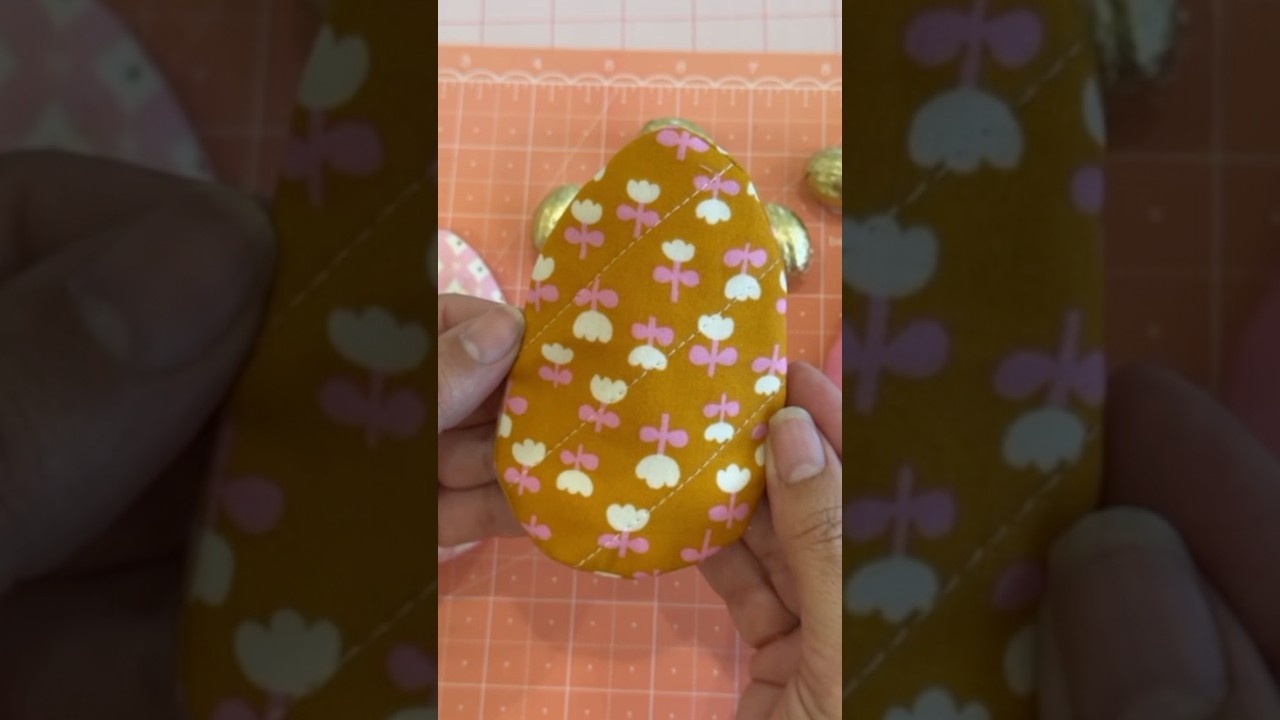 These cute fabric Easter eggs are so fun to make! Click the ▶️ for tutorial with free template!