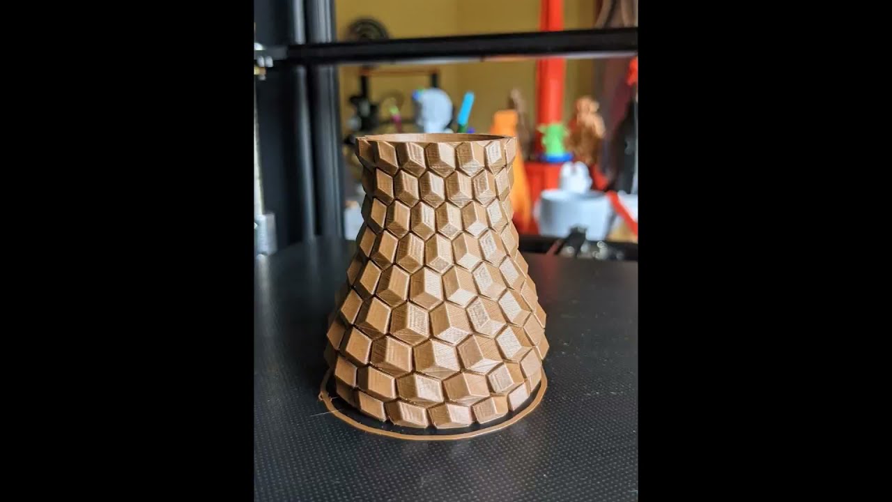 Honeycomb Vase (watertight) 3d printed