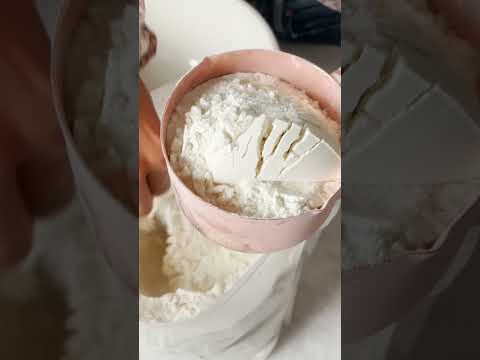 Are you measuring flour RIGHT!? #howto #veganrecipes #lifehacks #fyp #flour #fypシ