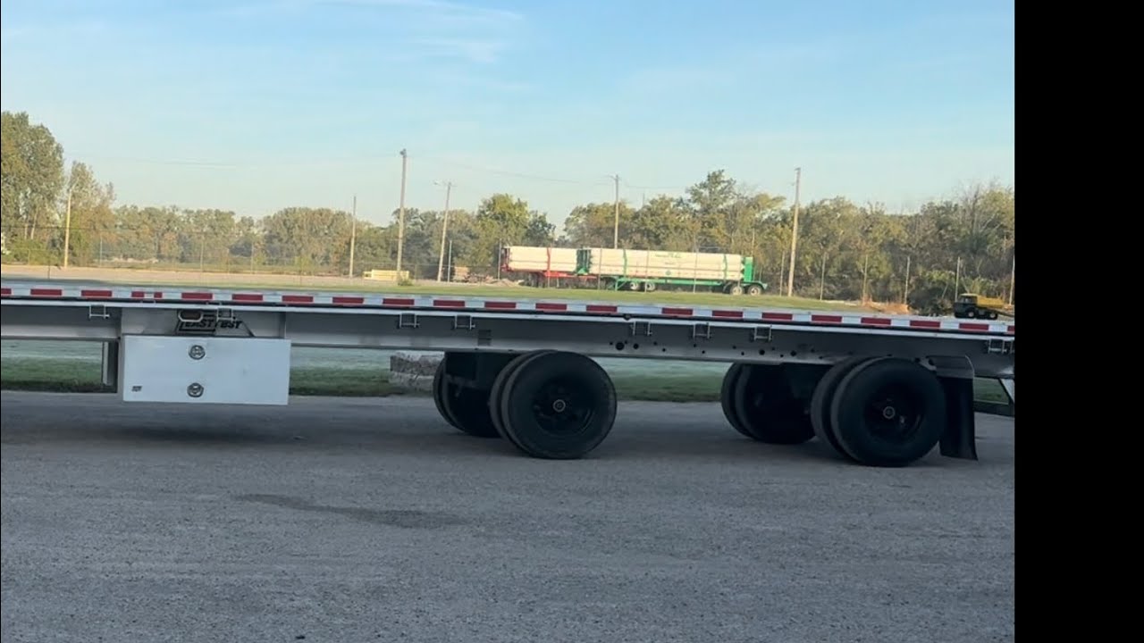 Why Are Most Flatbed Trailers Spread Axles????? Let’s Talk about it….