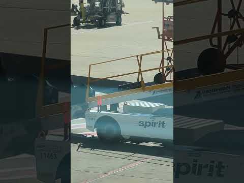 This is how Spirit airlines handle your luggage