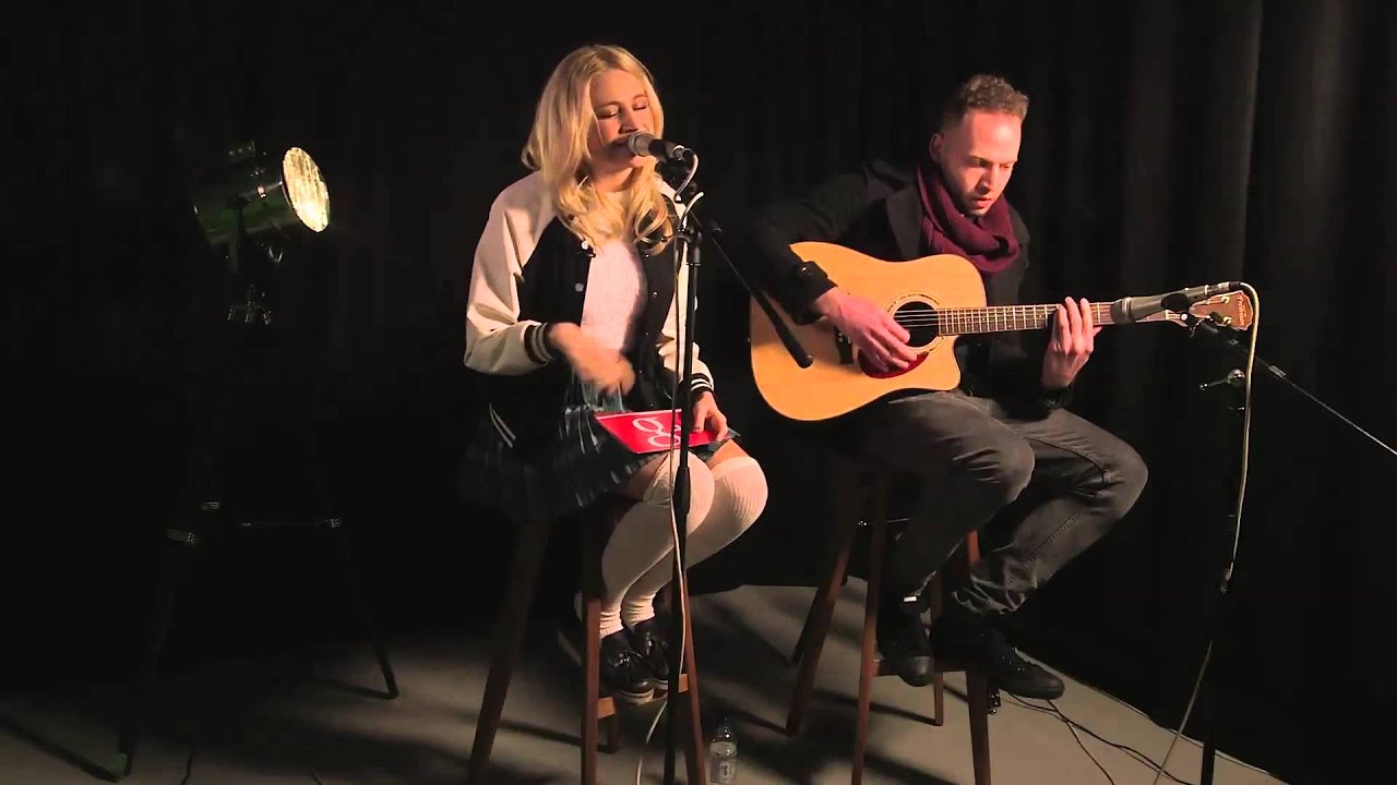 Pixie Lott - Mama Do (Live from YouTube)