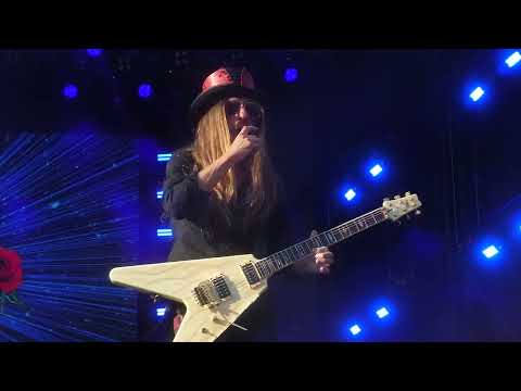 "CC Deville Guitar Solo & Fallen Angel" Poison@Citizens Bank Park Philadelphia 6/25/22