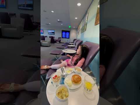Breakfast at San Jose Airport|| The Club at SJC A15