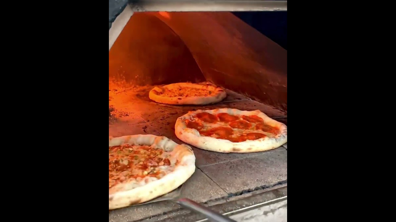 Cooking Pizza the Traditional Way: Wood-Fired Oven - Authentic Pizza Ovens Edition!